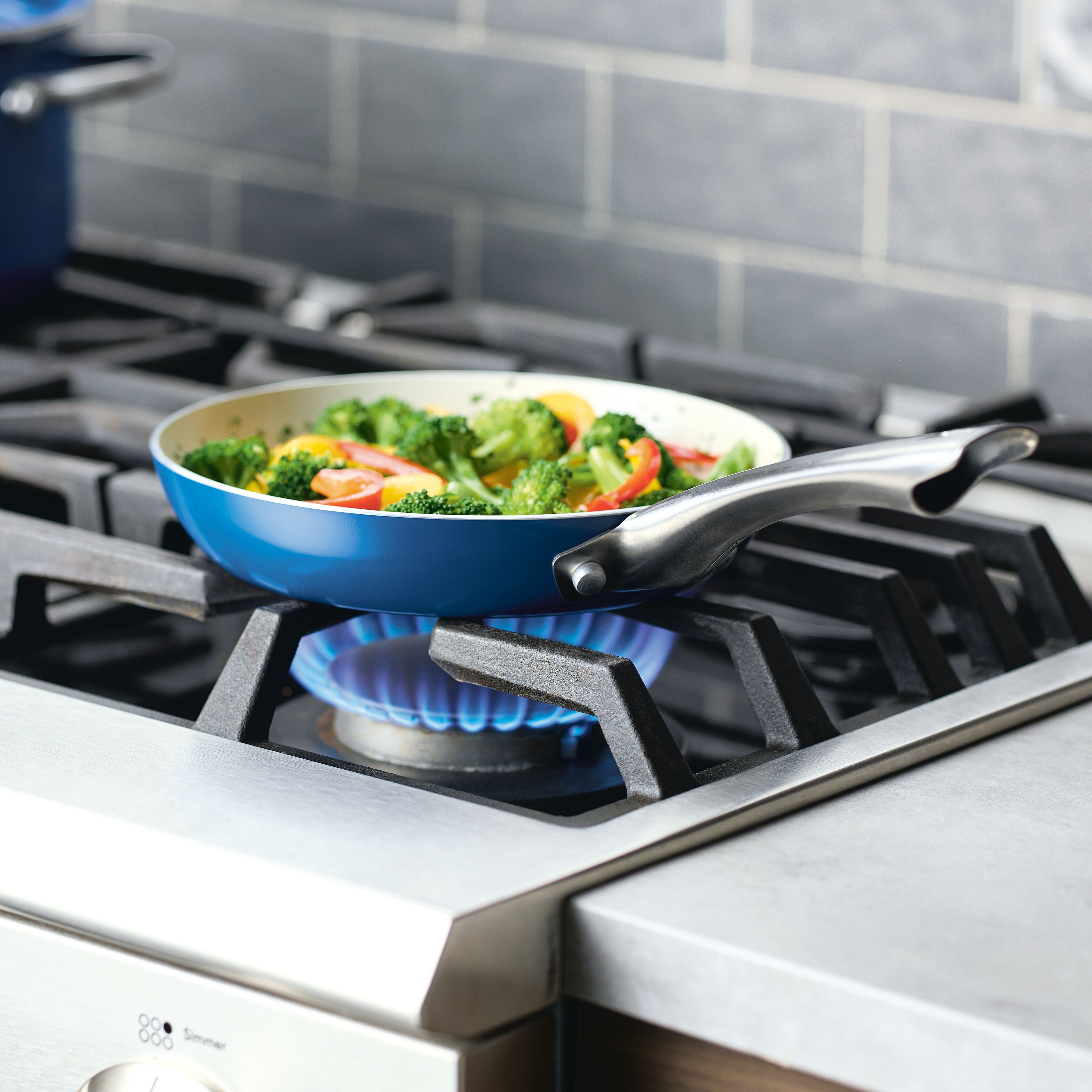 8 inch Ceramic Nonstick Frying Pan — Farberware Cookware