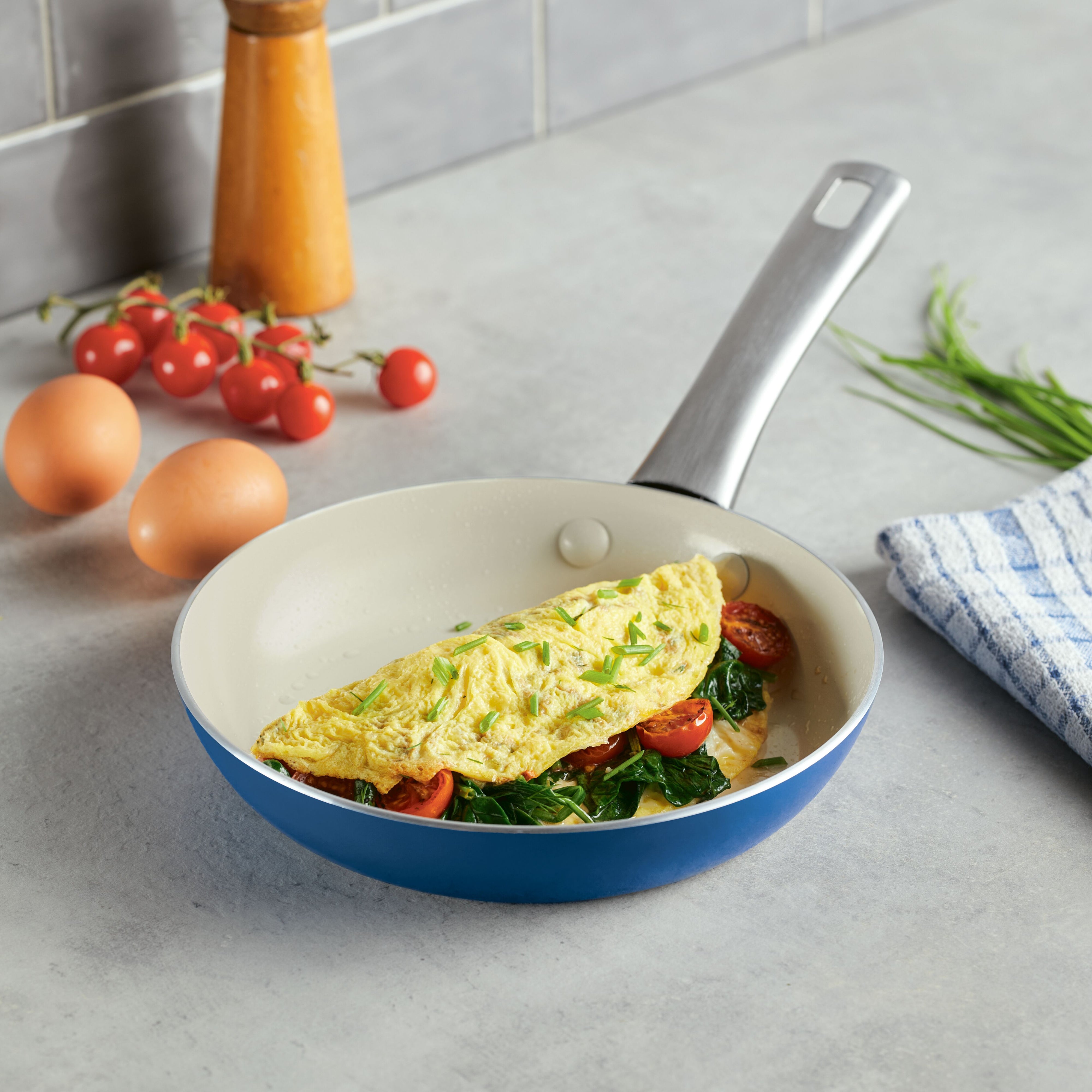 8 inch Ceramic Nonstick Frying Pan — Farberware Cookware