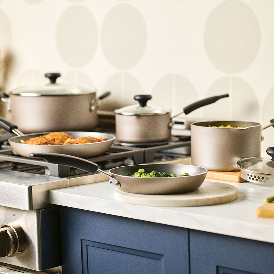 12 Piece Ceramic Nonstick Cookware Set — Farberware Cookware